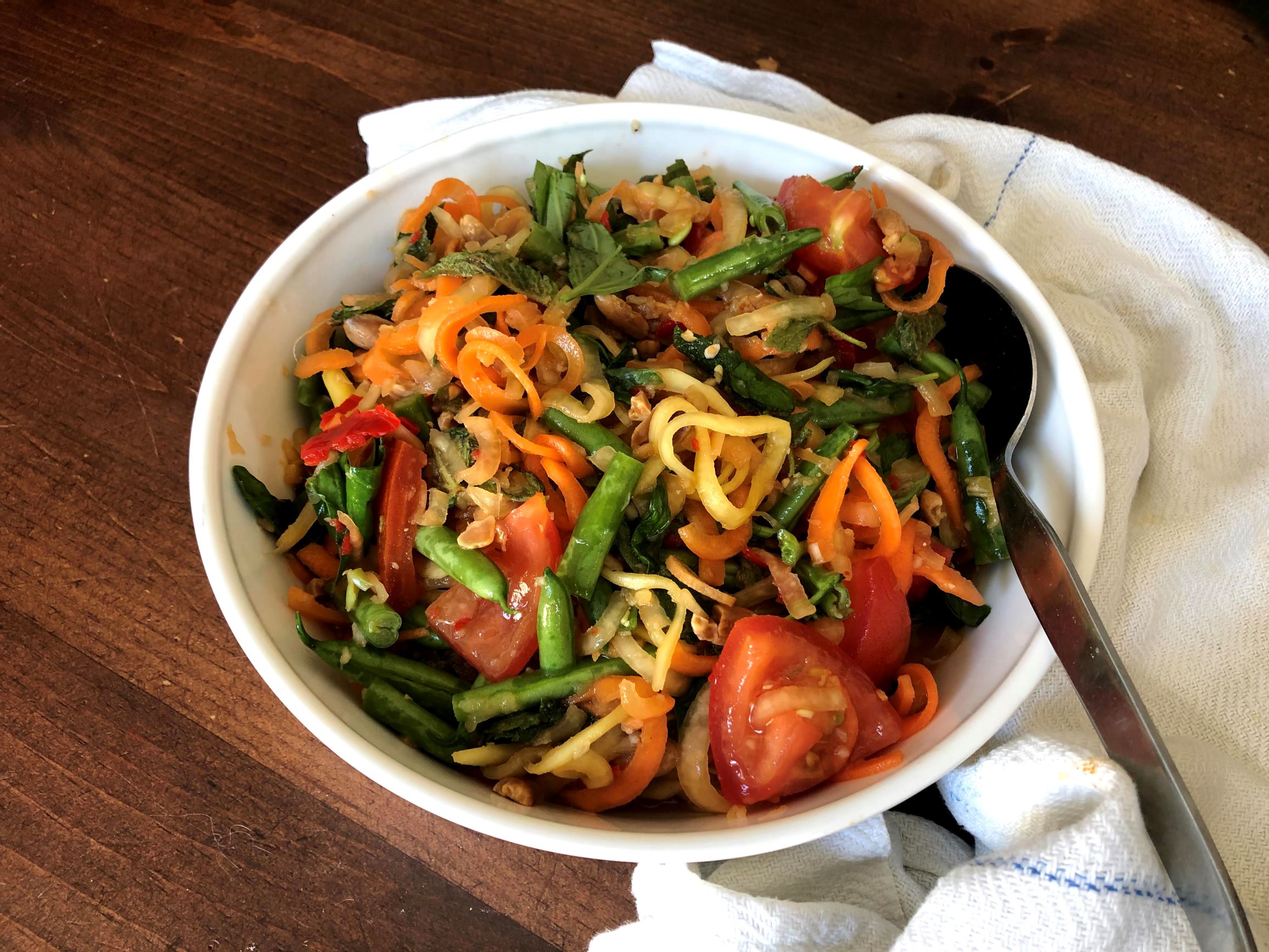 Green Papaya Salad (Som Tom Thai) - Feast of Plants